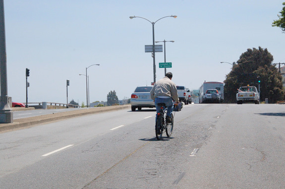 SFMTA Crews Begin Striping Alemany Boulevard Buffered Bike Lanes ...