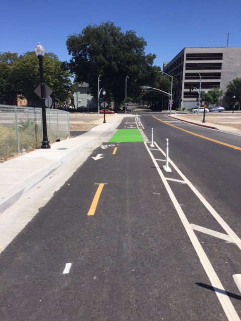 Eyes on the Street: Sacramento's First Cycle Track Appears Near Amtrak ...