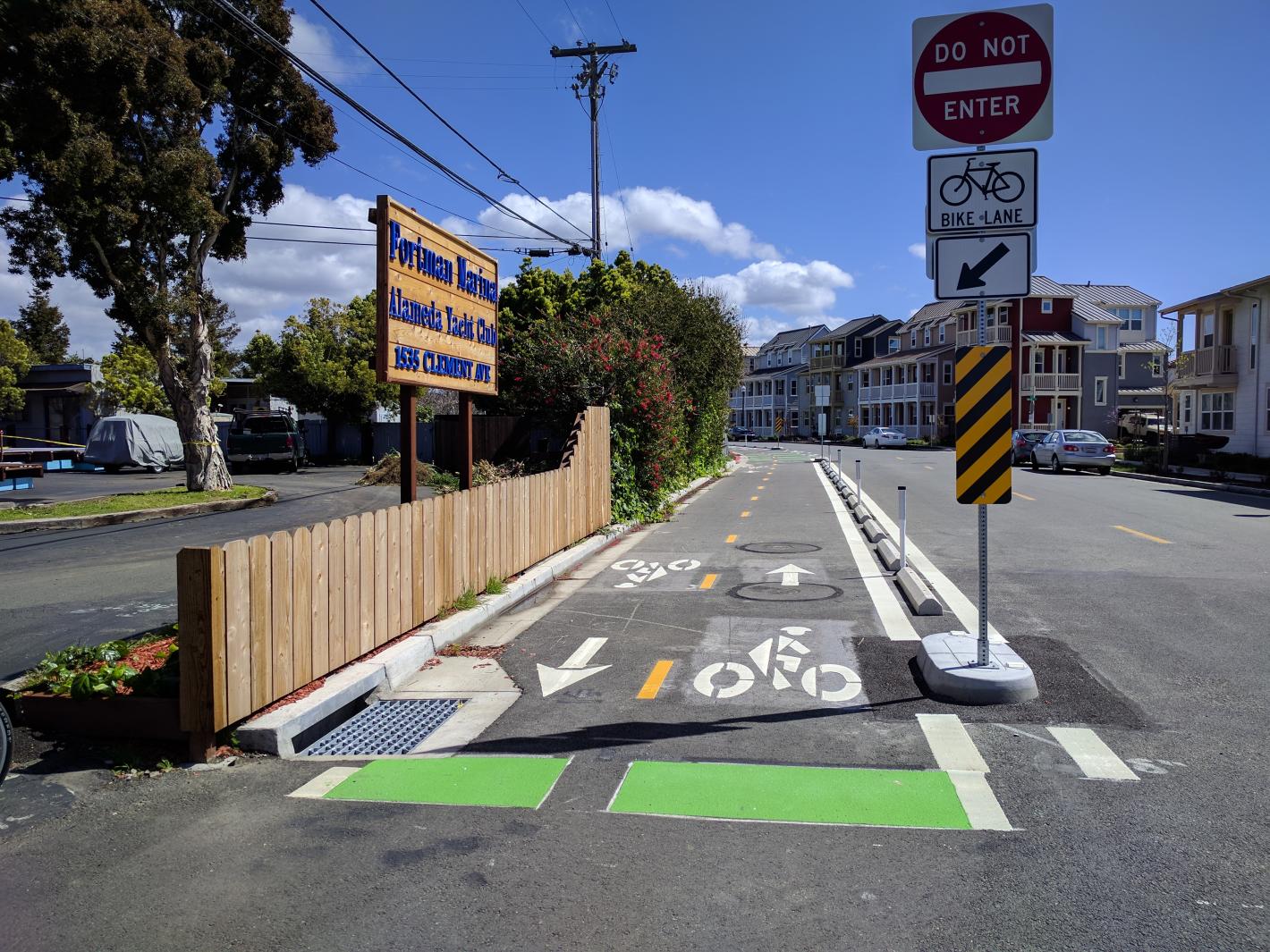 Eyes on the Street: Alameda Island's Short but Awesome Protected Bike ...