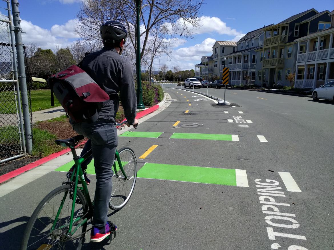 Eyes on the Street: Alameda Island's Short but Awesome Protected Bike ...