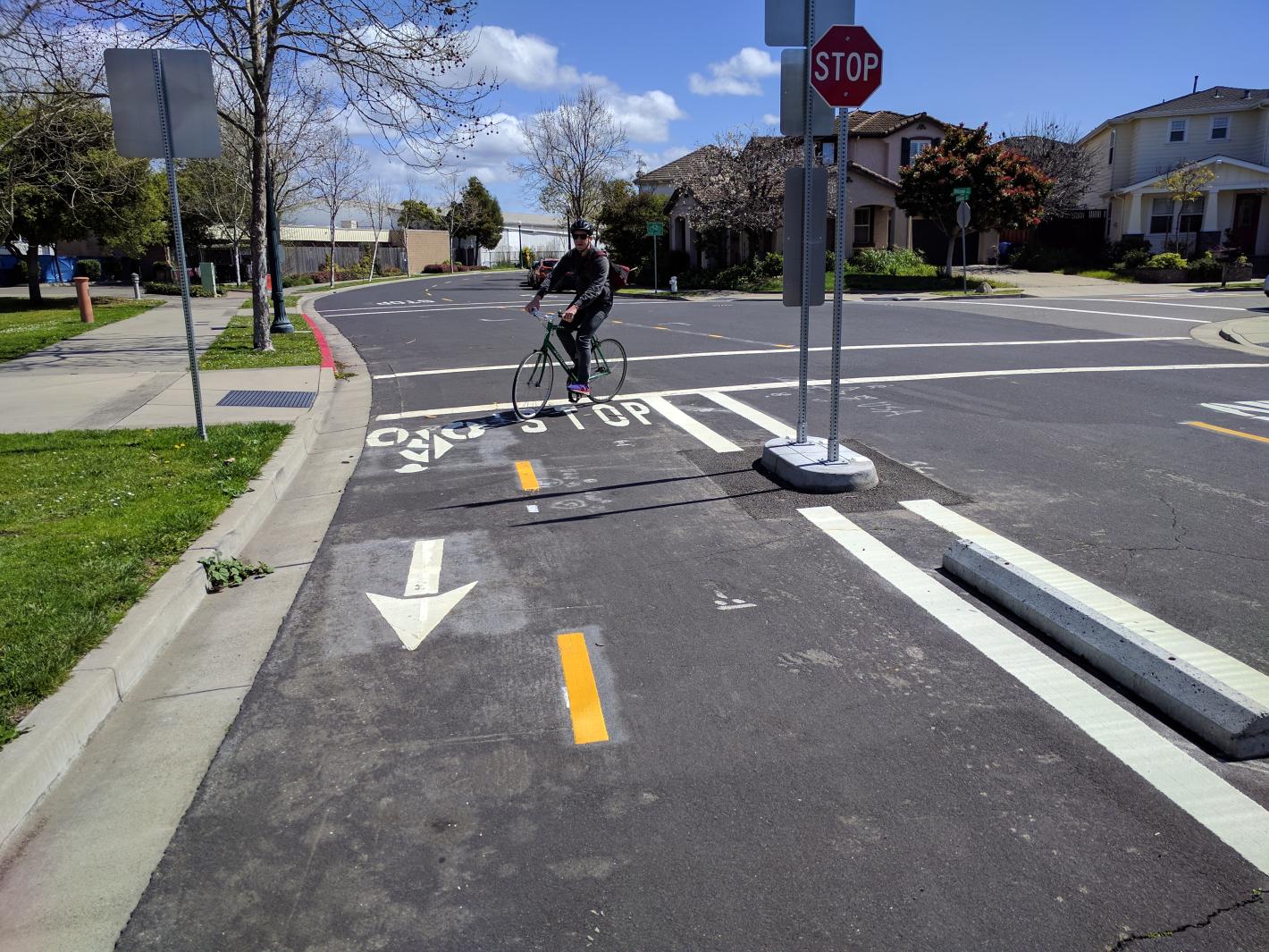 Eyes on the Street: Alameda Island's Short but Awesome Protected Bike ...