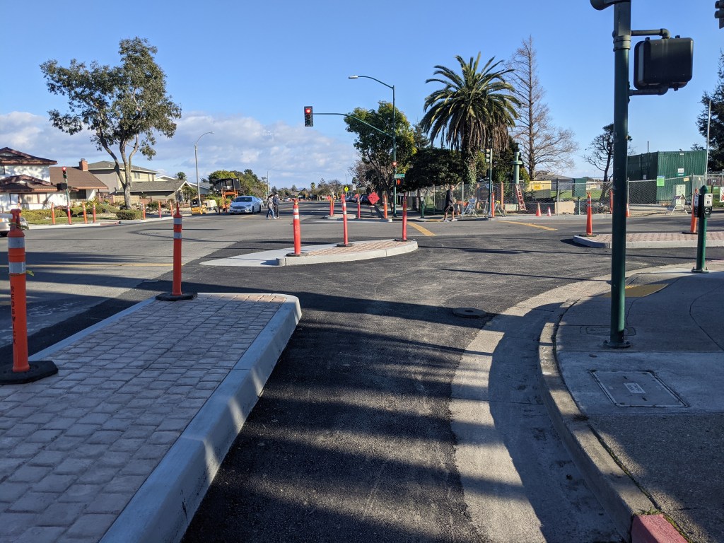 Eyes on the Street: Alameda's First Fully Protected Intersection ...