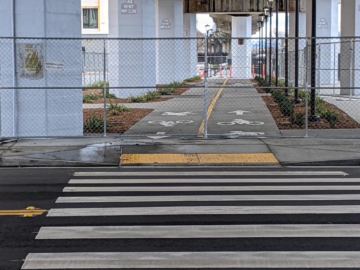 Eyes on the Street Update: Fruitvale Ave Raised Bike Lanes Now on Both ...