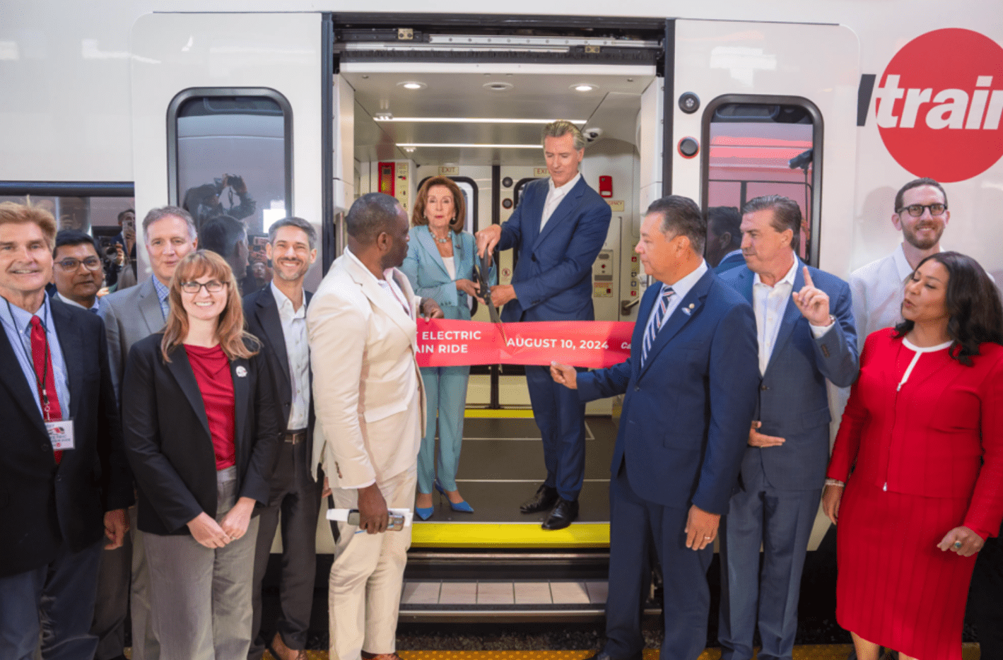 Caltrain Starts First Phase of Electric Service - Streetsblog San Francisco